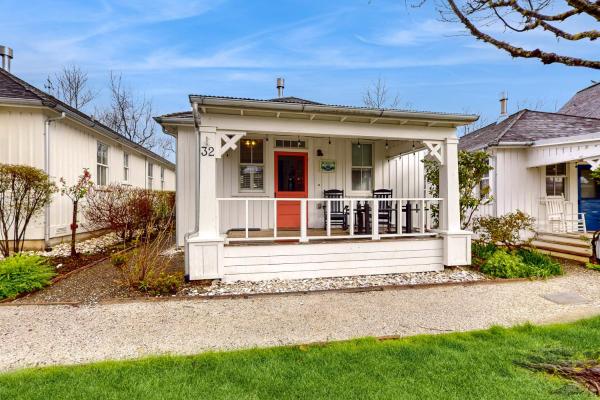 Yarmouth Yacht Club - Pacific Beach, WA