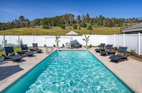 Fireside Inn On Moonstone Beach - Cambria, CA