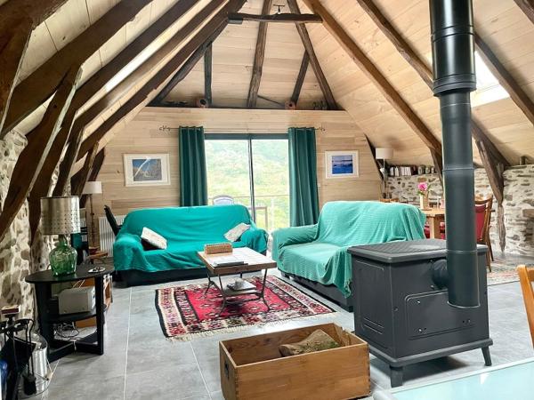 Gîte Le Couderc De Coubisou, Grange Rénovée - Estaing