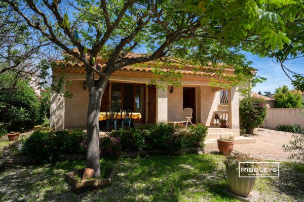 Maison Climatisée Avec Grand Jardin Ombragé - Vias