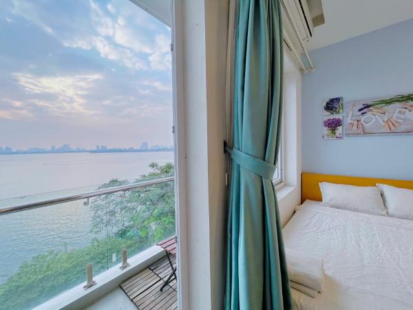 Hanoi Home 2 - Lake View Apartment - Hanoi