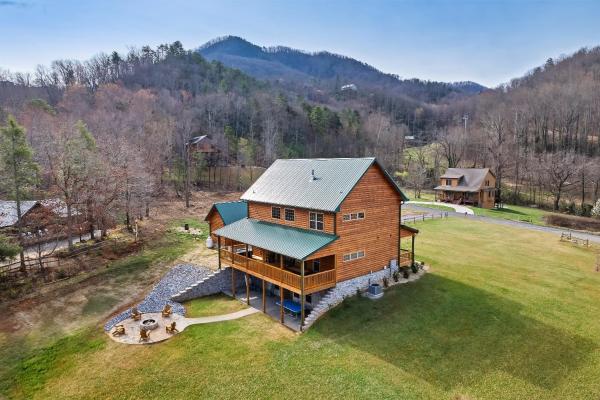 Bandit Lodge By Eden Crest - Townsend, TN