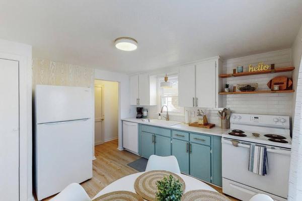 End Zone Escape-light And Bright Hof Village Home - Canton, OH