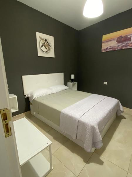 Singol Room In Apartment Shared In Los Cristianos Playa Las Vistas - Los Cristianos