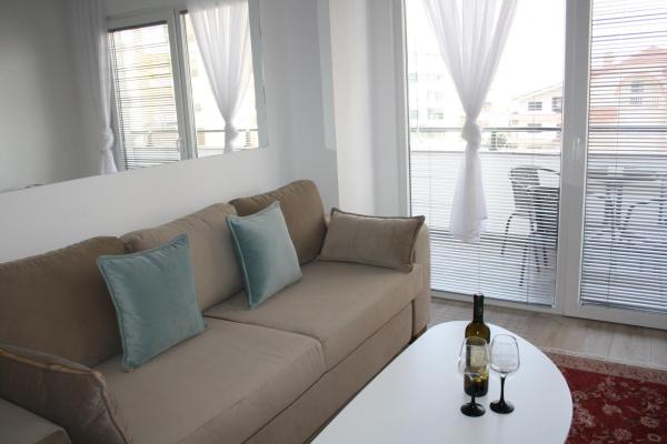 Snajder Apartment, 50m Beach, 2 Bedrooms, 2 Bathrooms, 1living Room, Self Check-in - Albanien