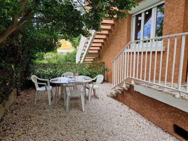Marseillan Plage : Appartement 6 Pers Avec Terrasse, Parking Et Option Internet - Fr-1-387-159 - Marseillan