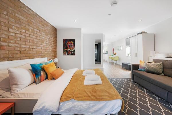 Manor House Studios By Morethanstays - Stamford Hill - London