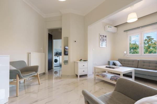 White Luxury Apartment - Thessaloniki