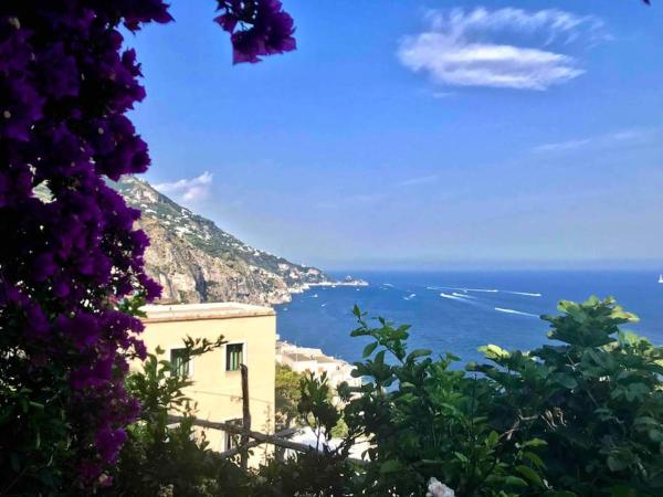 Monicas Garden And The Sea - Positano