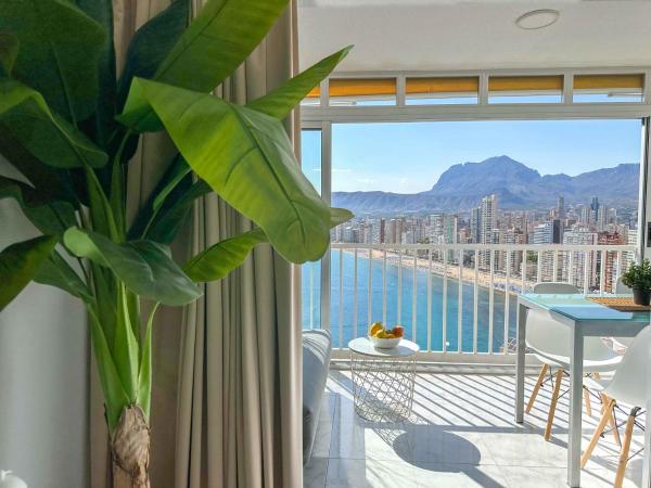 Balcón Al Mediterráneo Y Skyline De Benidorm - Altea