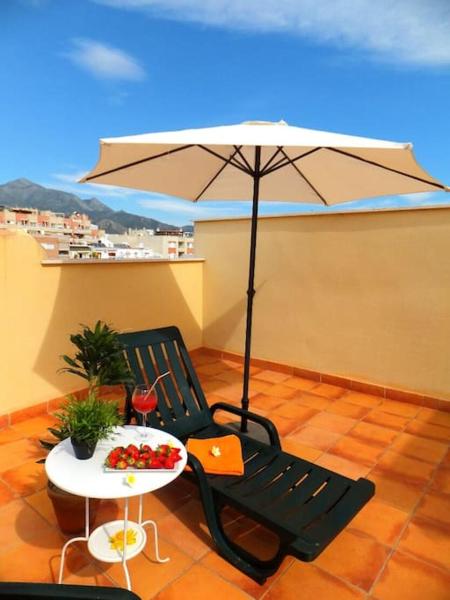 Luminoso áTico Cerca De La Playa Con Piscina Y Garaje - Nerja