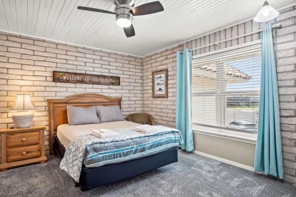 Sand Vision - 3 Bedroom Condo At Sea Sands Condos - Port Aransas, TX