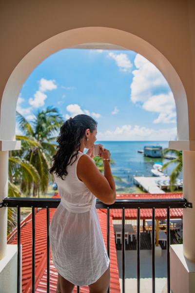 Sunbreeze Suites - Belize