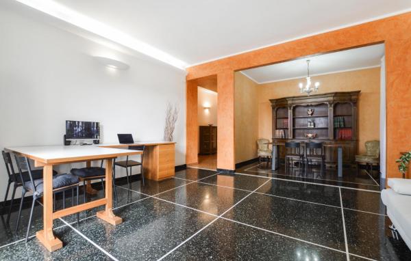 4 Bedroom Cozy Apartment In Genova - Genoa