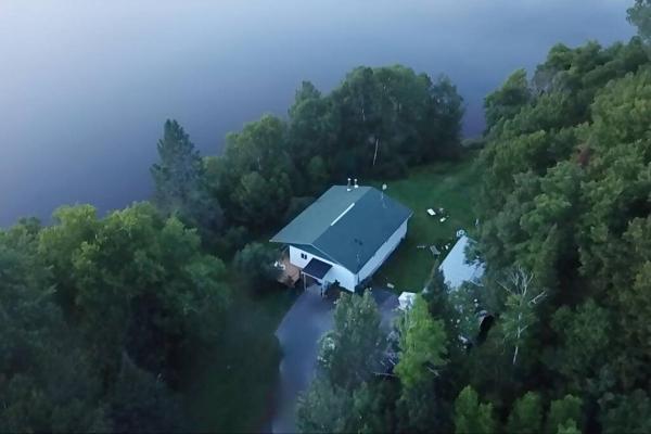 The House On The Lake - Laurentides