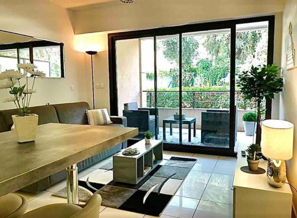 Appartement 3 Etoiles Centre Moderne Terrasse Piscine Parking - Cannes