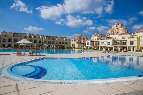 Spacious, Cozy Villa With Pool Access - Ras al Khaimah