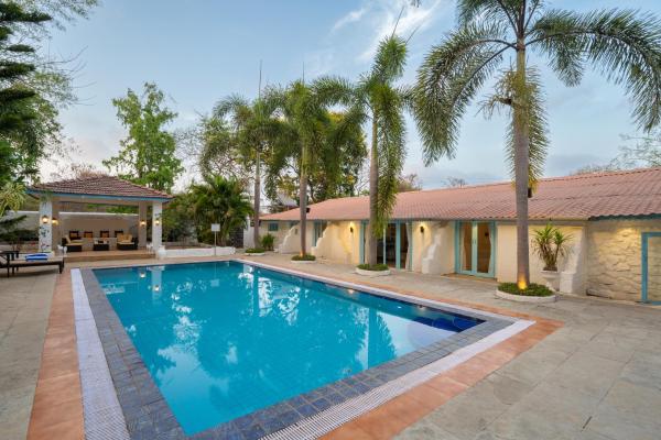 Lohonostays Villa Santorini - Alibag