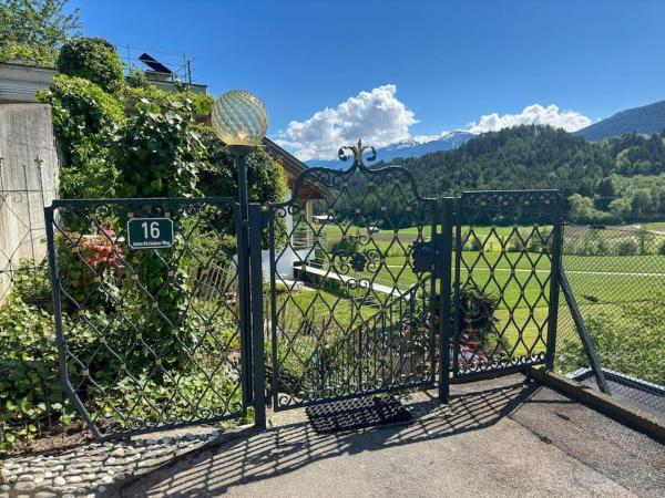 Landhaus Alpenglück - Innsbruck