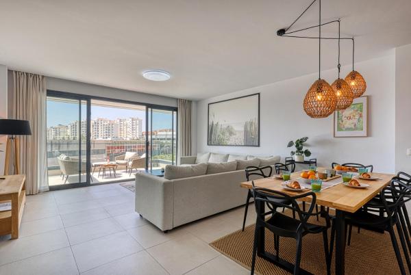 Estepona Place - Spacious Family City Apartment - Estepona