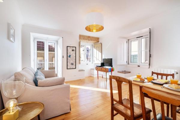 Guestready - Sunny And Chic Flat Fits 4 In Santos - Lisbon