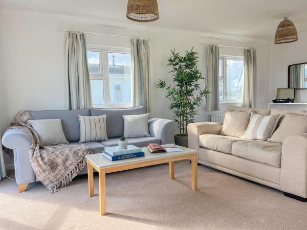 Tranquil Riverside Lodge - Highcliffe