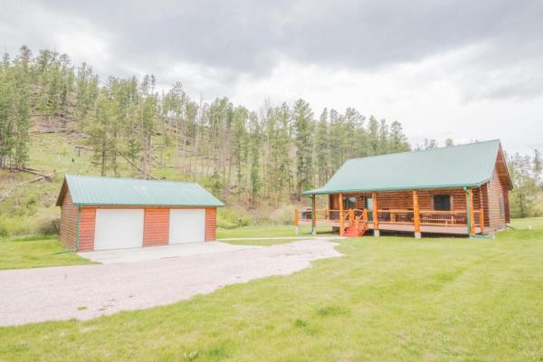 Newton Creek Cabin - Hill City, SD