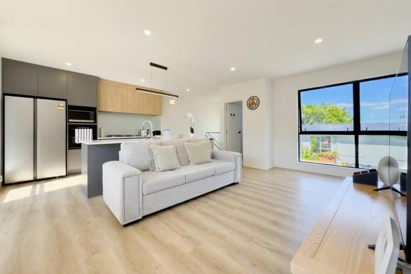 Modern Design Brand New House In Forrest Hill - Auckland