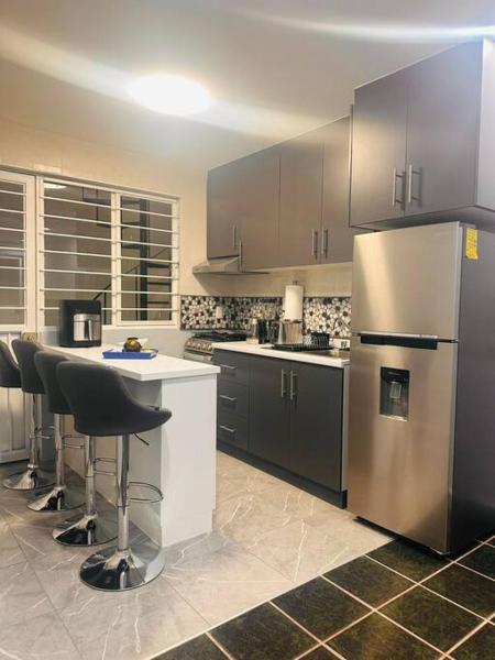 Comodo Apartamento De 3 Habitaciones, A 10 Min En Vehiculo Del Zocalo De Oaxaca - Oaxaca