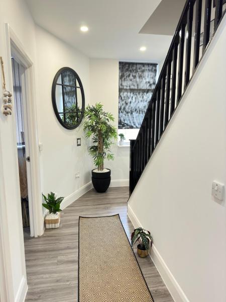 Jaygees Luxury Homes - Wolverhampton