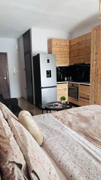 Black Flox Apartment - Драма