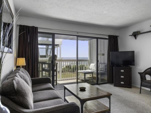 Pura Vida Pure Life - Expansive Views Of The Ocean And Wide Sandy Beach Condo - Carolina Beach, NC