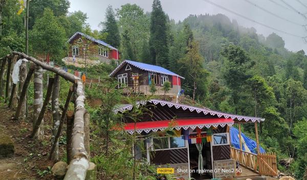 Stone And Pine Farmstay - Bihar