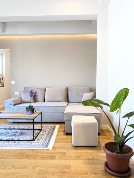Villa With Garden & Balcony - Berat