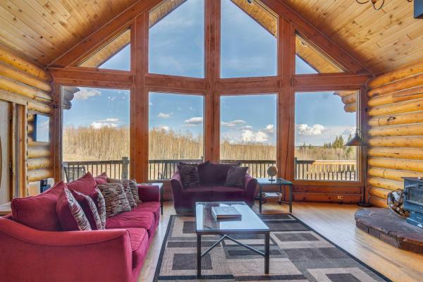 Spacious Fairplay Log Home With Patio And Fire Pit! - Fairplay, CO
