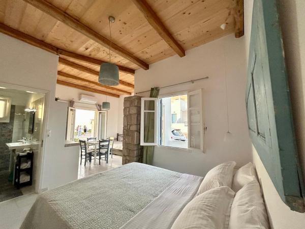 Sofia's Studio - Milos