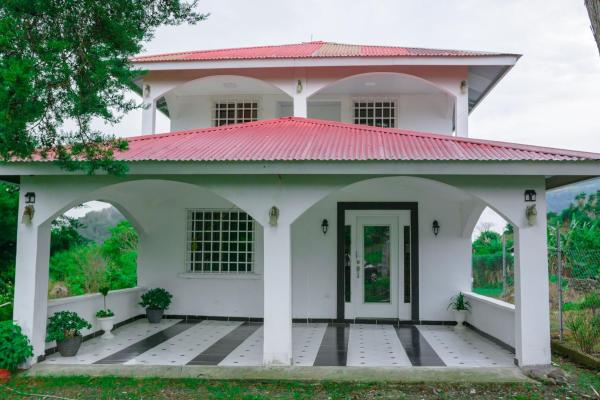 Casa/cabaña De Montaña Con Ambiente Fresco - Panama