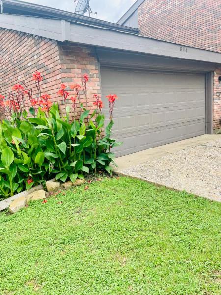 Townhome With Hot Tub-grand Ways Stay- Clarissa Pl - Garland, TX