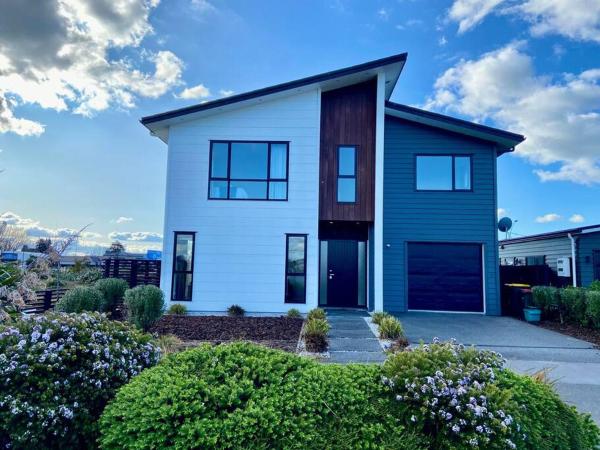 Morden Spacious New House - Cambridge