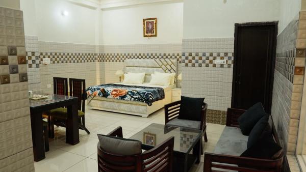 Luxury Room With 1 Double Bed - Haridwar