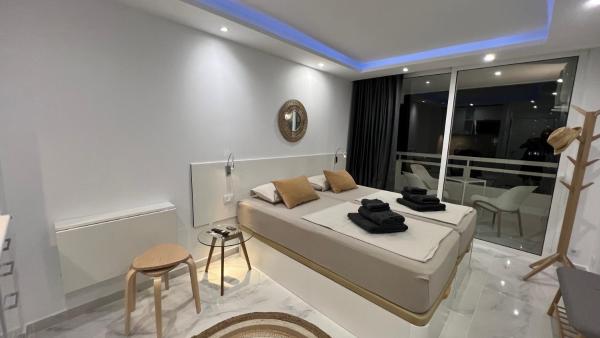 Tenerife Sea View Sun Beach Apartment 220 - Los Cristianos