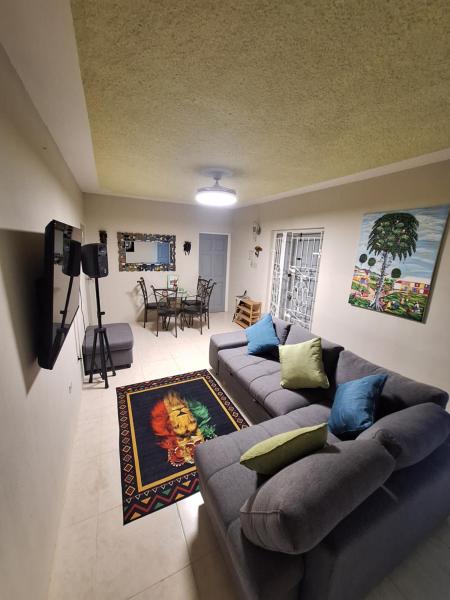 Comfortable 2 Bed Apartment - Ocho Rios