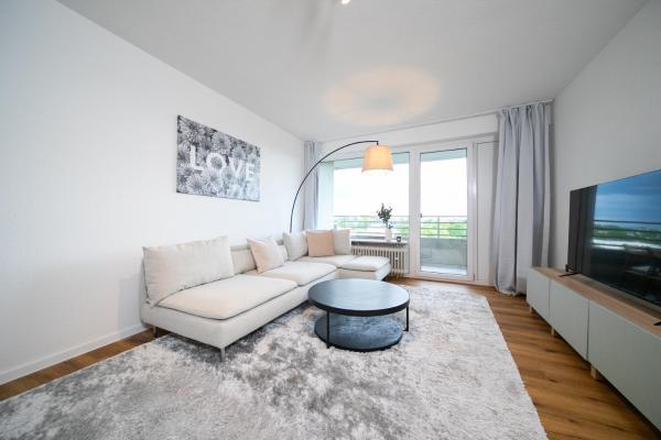 120 Sqm Apartment - 2 Bedrooms - Balcony - Kitchen - Düsseldorf