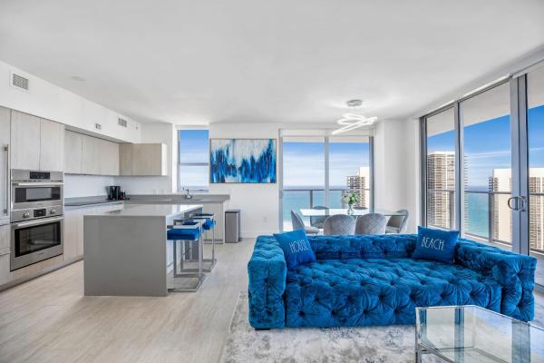 Hyde Beach House - Millionaire 2 Bd 2 Ba Apt, Direct Ocean View, 5 Min Walk To Ocean - Sunny Isles Beach, FL