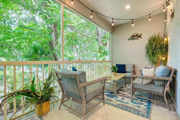 Airy Coastal Casa On Park 6 Mi To Honeymoon Isle! - Dunedin, FL