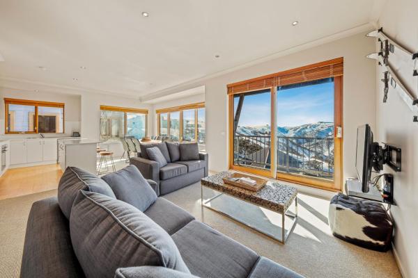 Schnapps Penthouse Ski Apt With Undercover Parking - Mount Hotham