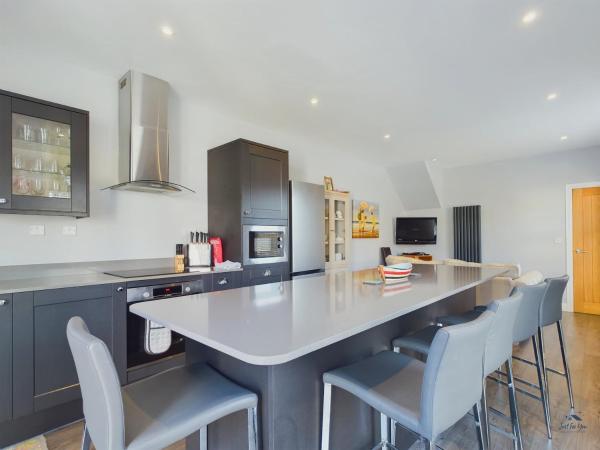 Seaside Cottage, Moments From Ryde's Golden Sands, Sleeps 4 - Isle of Wight