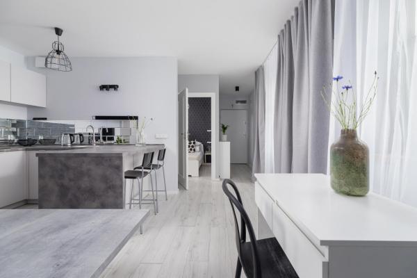 One Bedroom Apartment With A Balcony - Dietla 109 Street - Cracovia