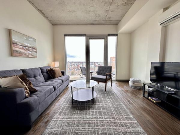 Luxury East Side Studio Apt Near Brady St With Balcony - Milwaukee, WI
