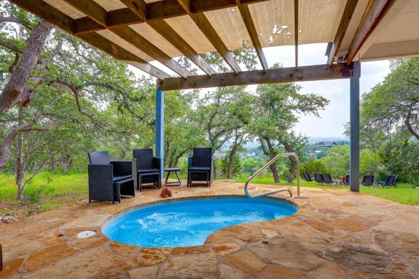 Modern Fischer House With Deck, Fire Pit And Hot Tub! - Wimberley, TX